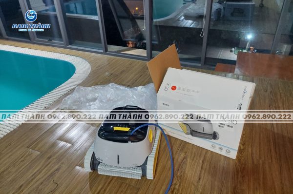 Robot vệ sinh bể bơi Maytronics Dolphin X30
